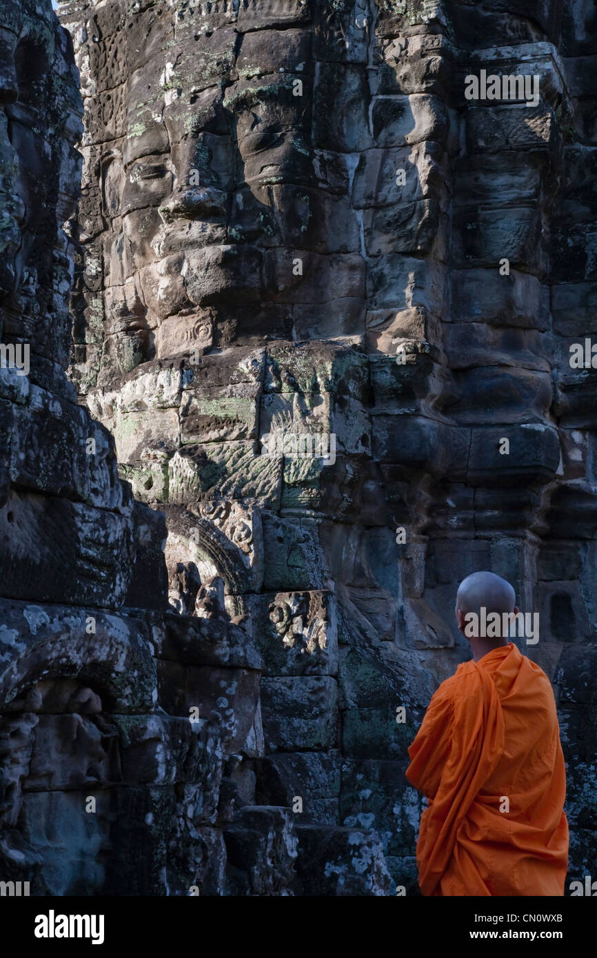 Monk with huge smiling face at Bayon Temple, Angkor Thom, UNESCO World ...