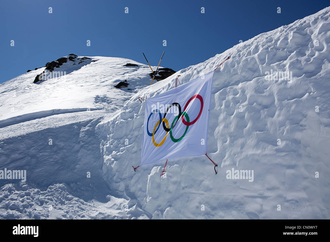 Olympic rings flag hi-res stock photography and images - Alamy