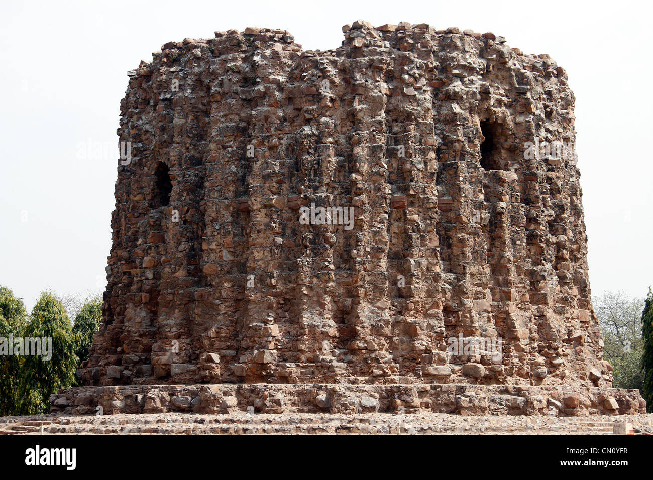 Alai Minar tower at Qutub Minar Stock Photo - Alamy