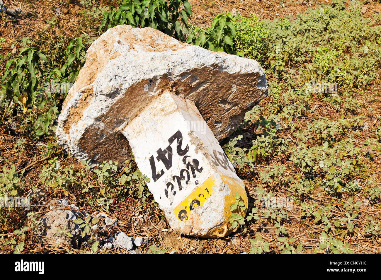 Milestone roadside distance marker hi-res stock photography and images ...