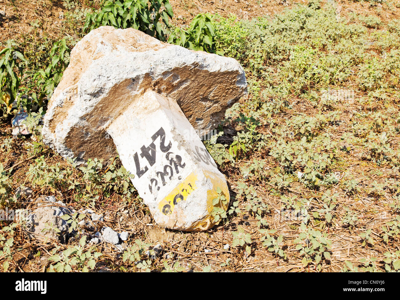 Milestone roadside distance marker hi-res stock photography and images ...