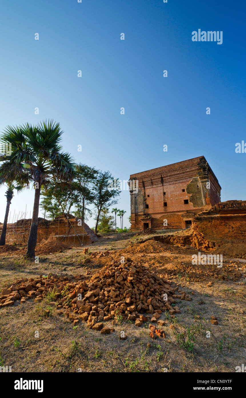 Temples undergoing repair, Bagan, Myanmar Stock Photo - Alamy