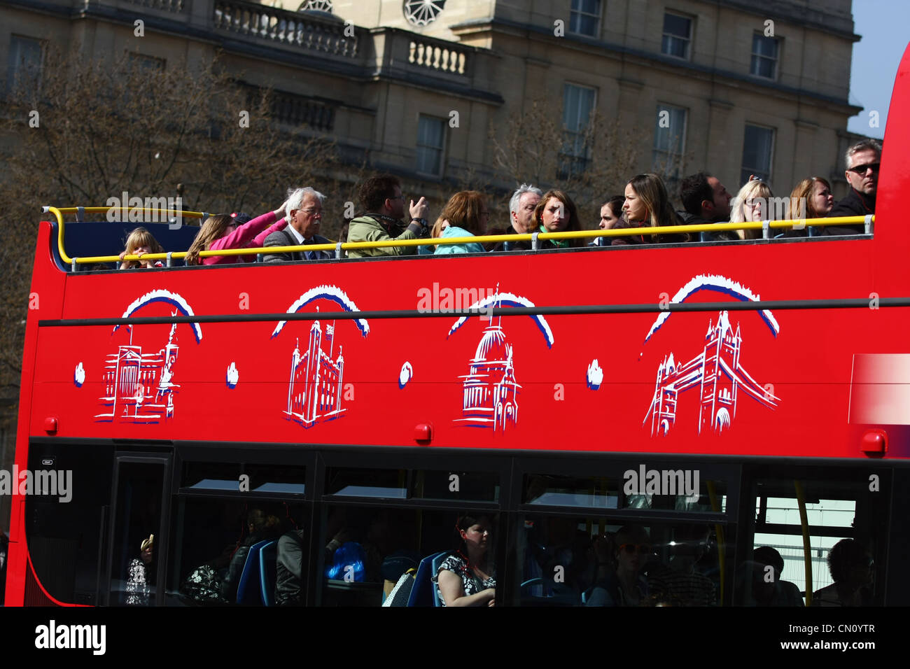Open top bus london view hi-res stock photography and images - Alamy