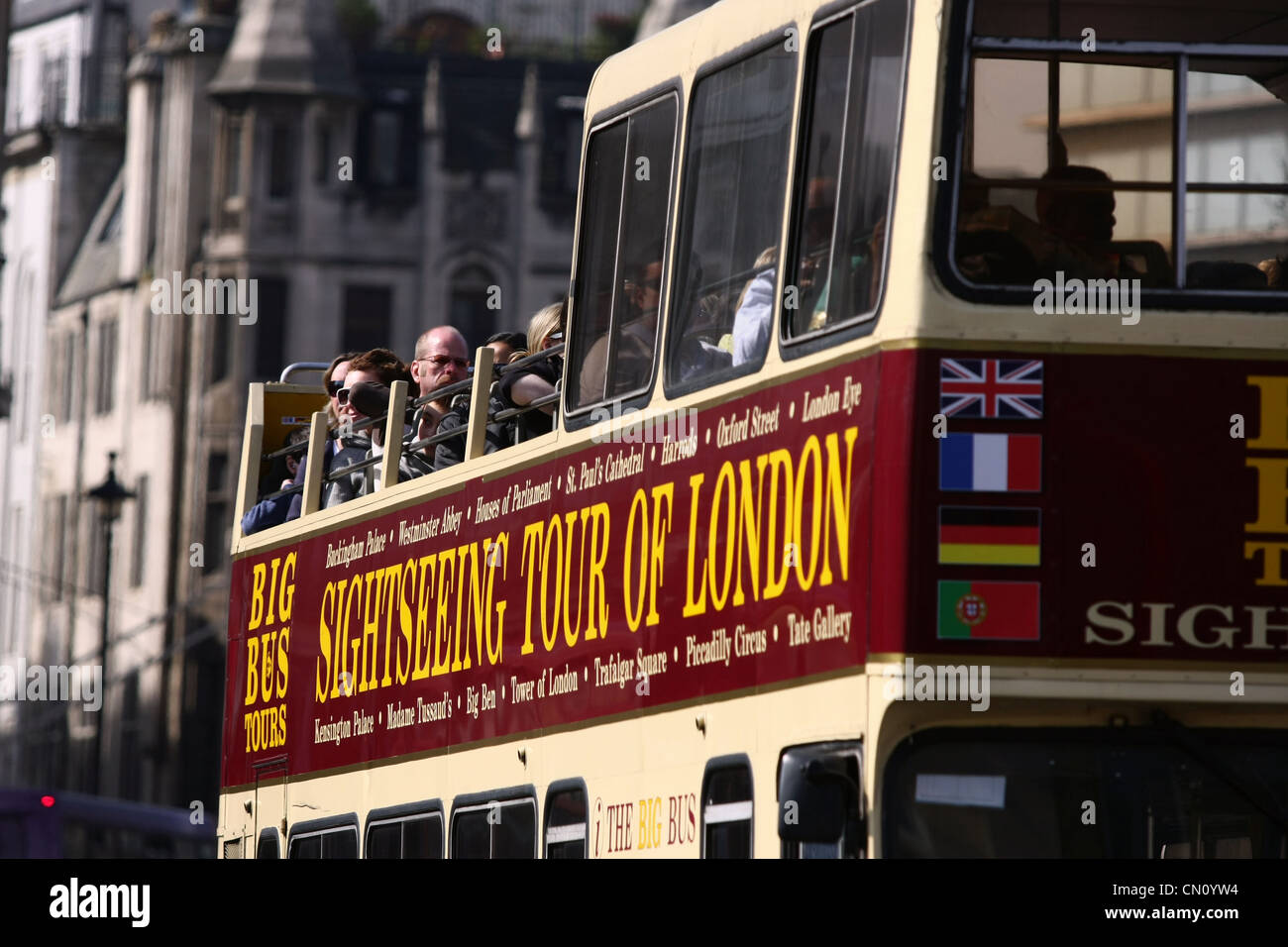 Open top bus side view hi-res stock photography and images - Alamy