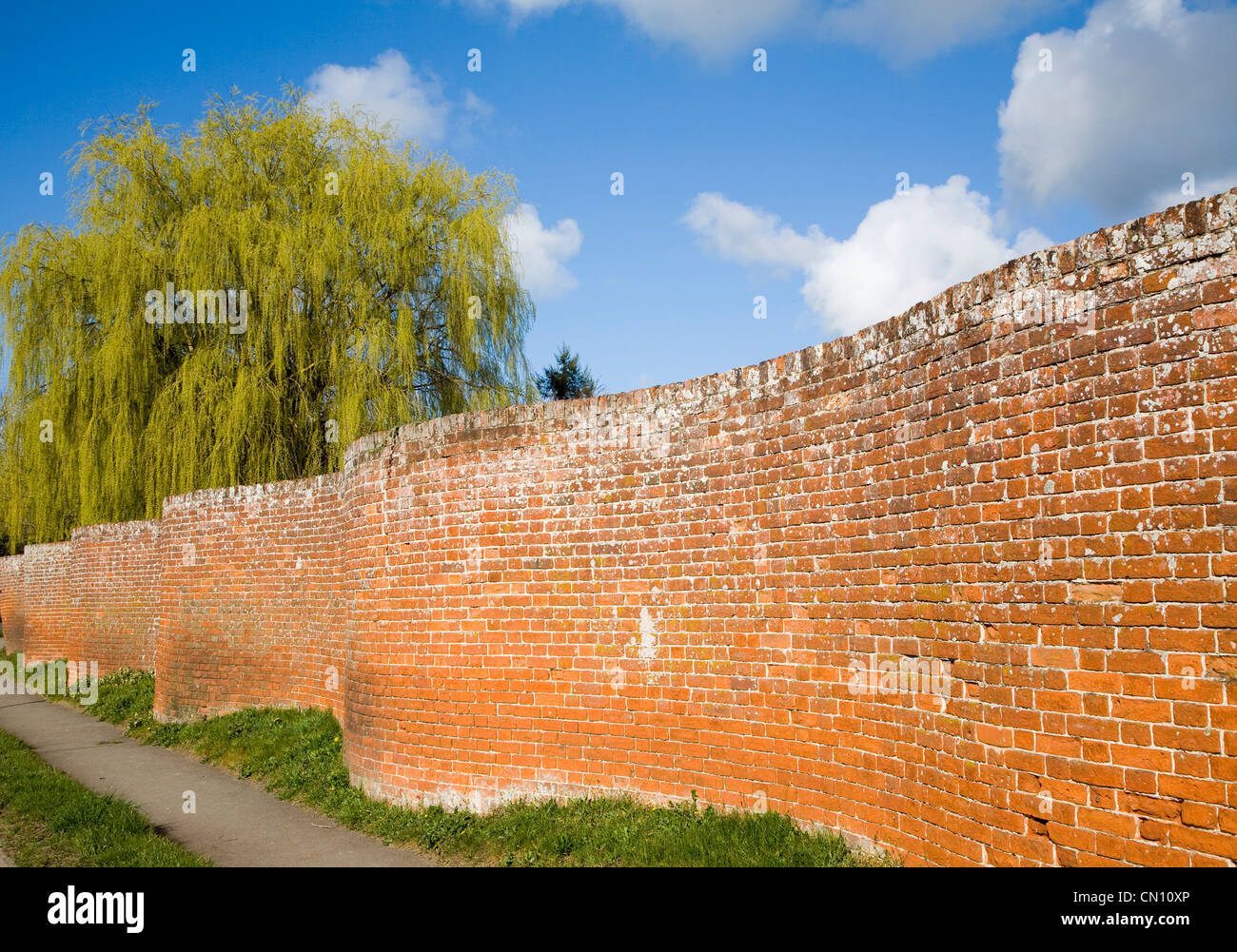 Crinkle crankle or serpentine wall, Easton, Suffolk, England Stock ...