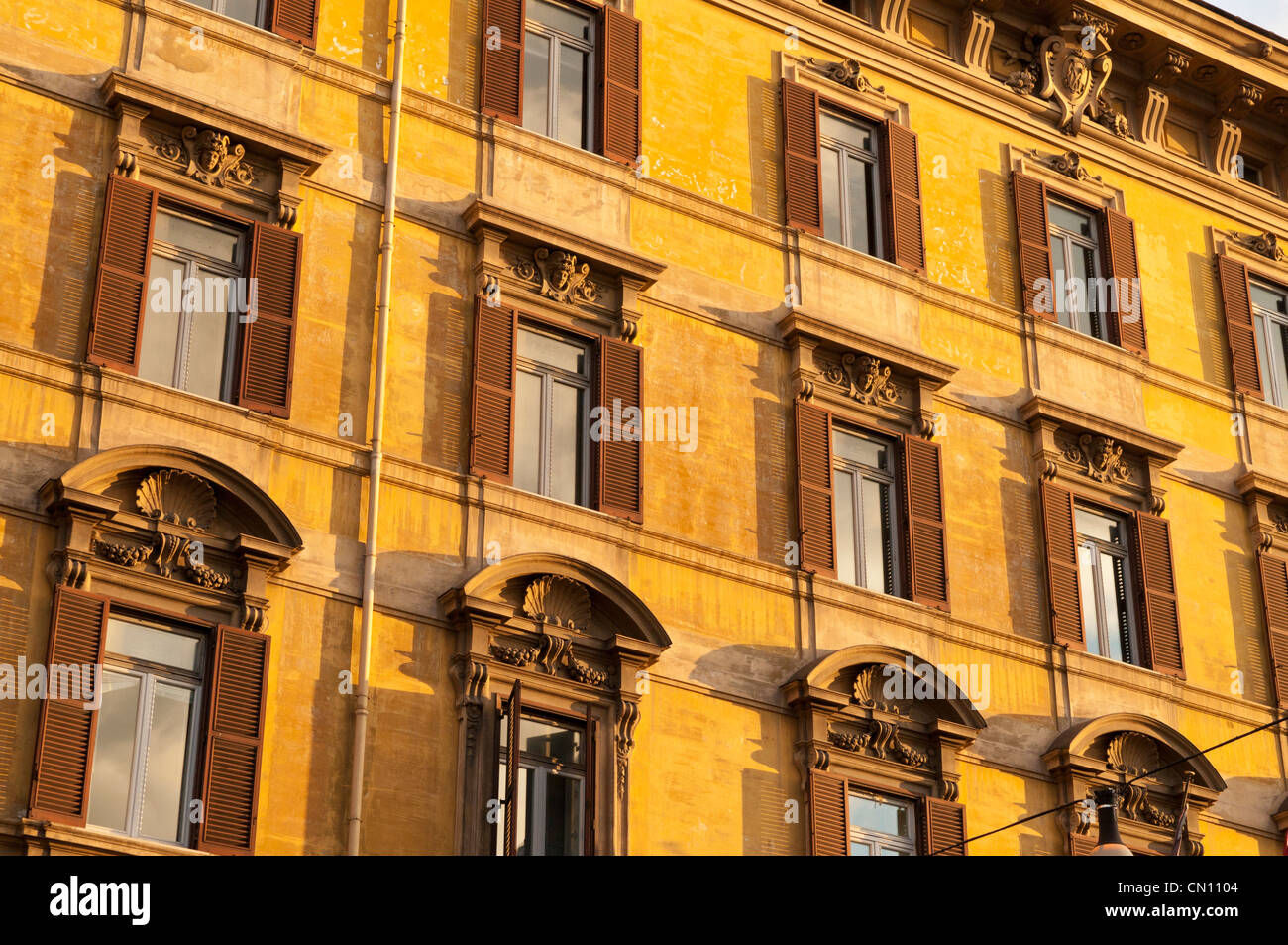 Windows italy shutters hi-res stock photography and images - Alamy