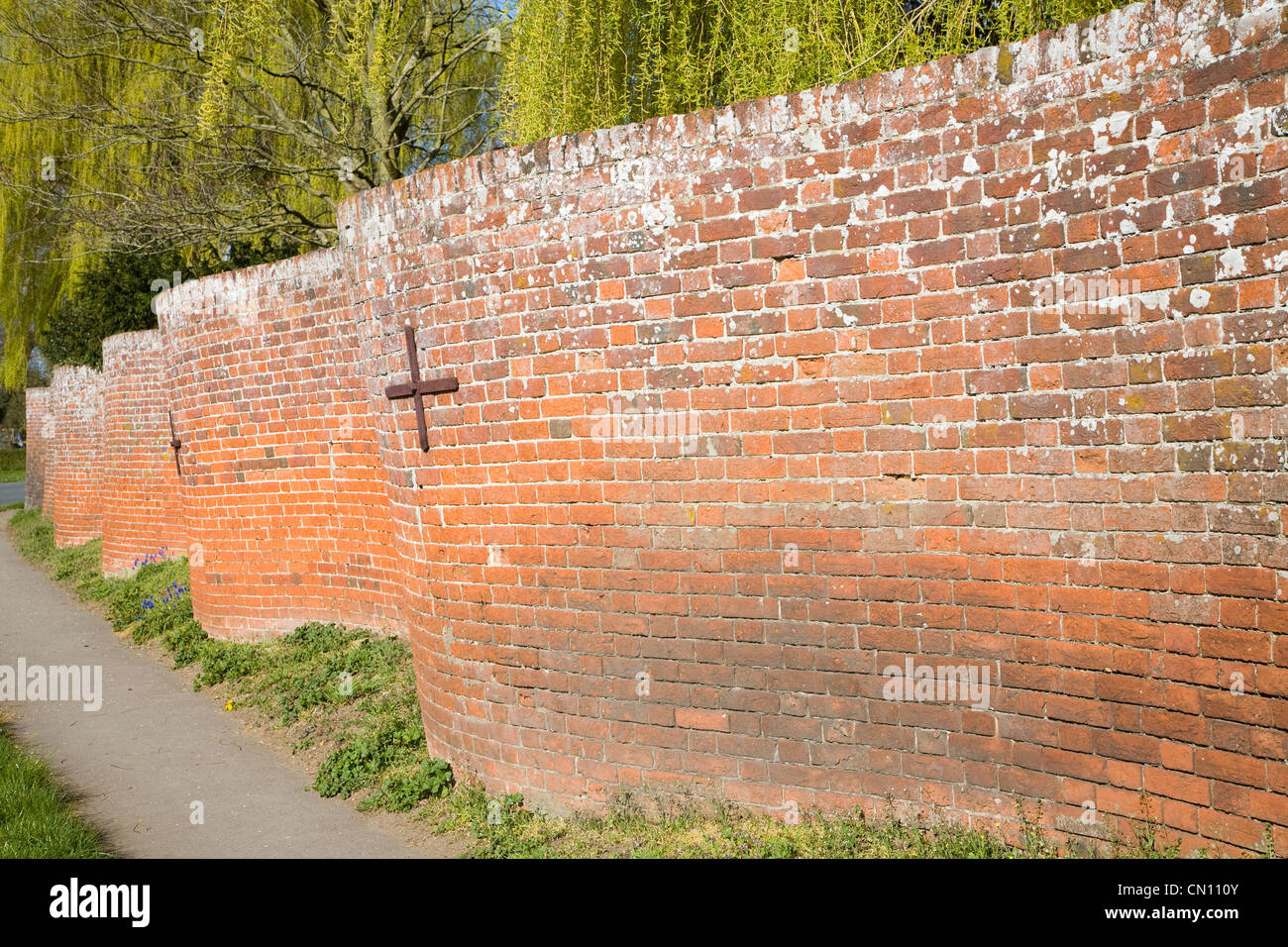 Crinkle crankle or serpentine wall, Easton, Suffolk, England Stock ...