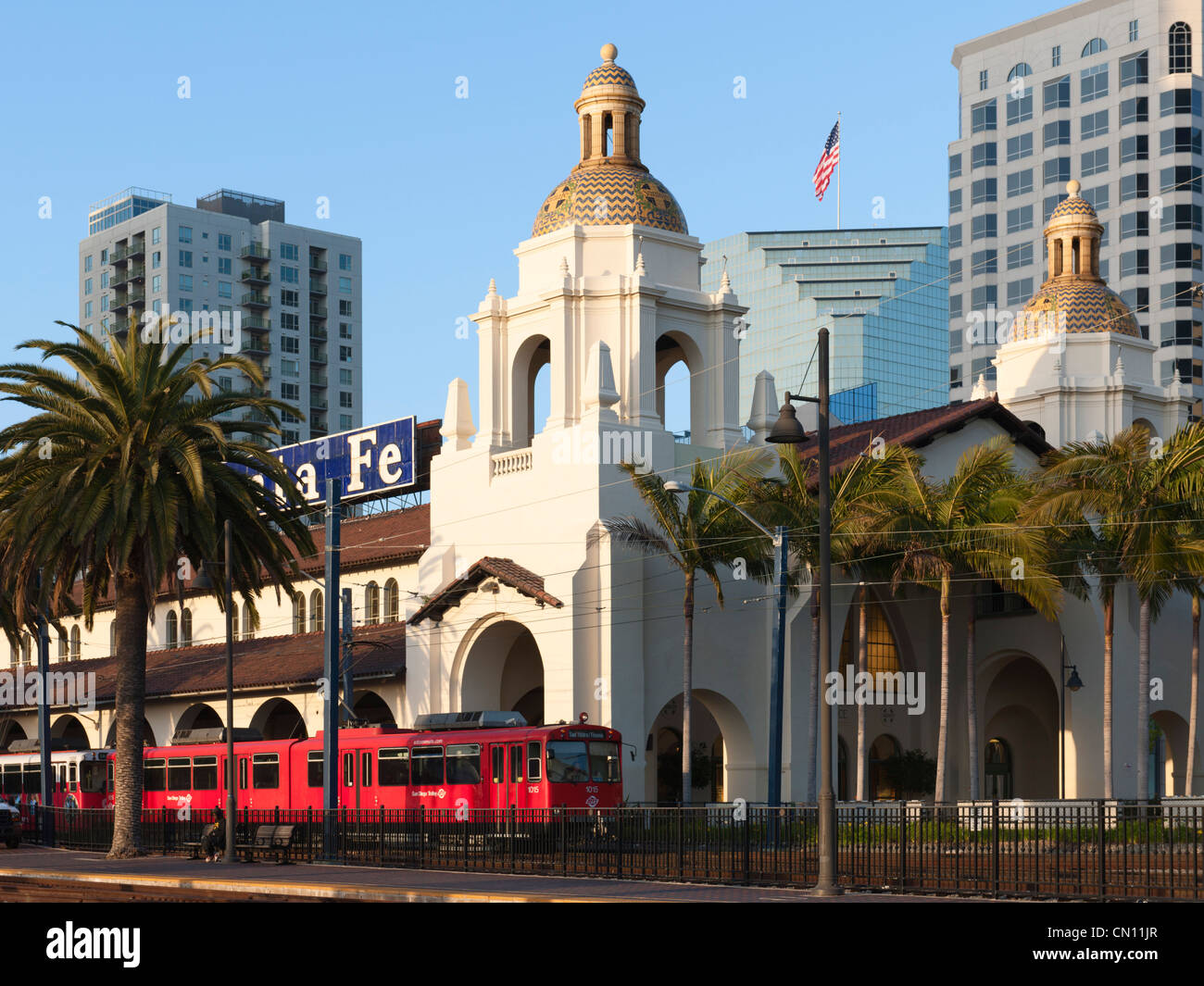 Amtrak train at station hi-res stock photography and images - Alamy