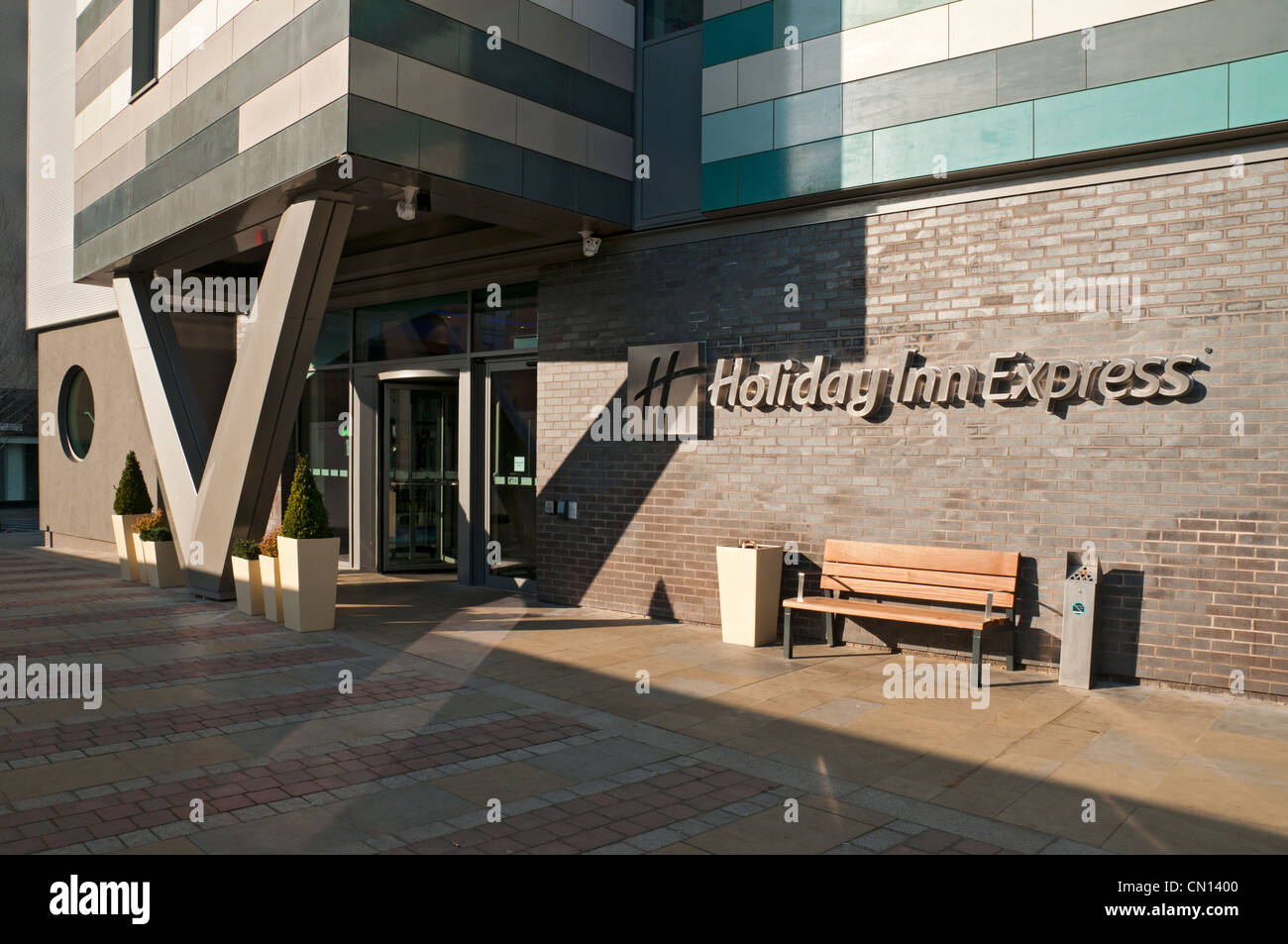 Holiday inn express sign hi-res stock photography and images - Alamy