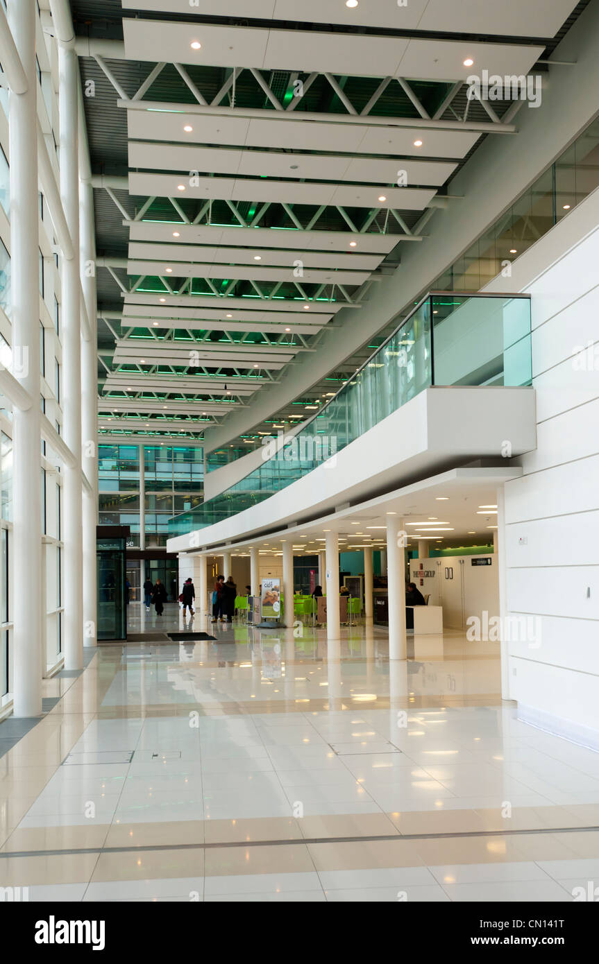 Building atrium reception hi-res stock photography and images - Alamy