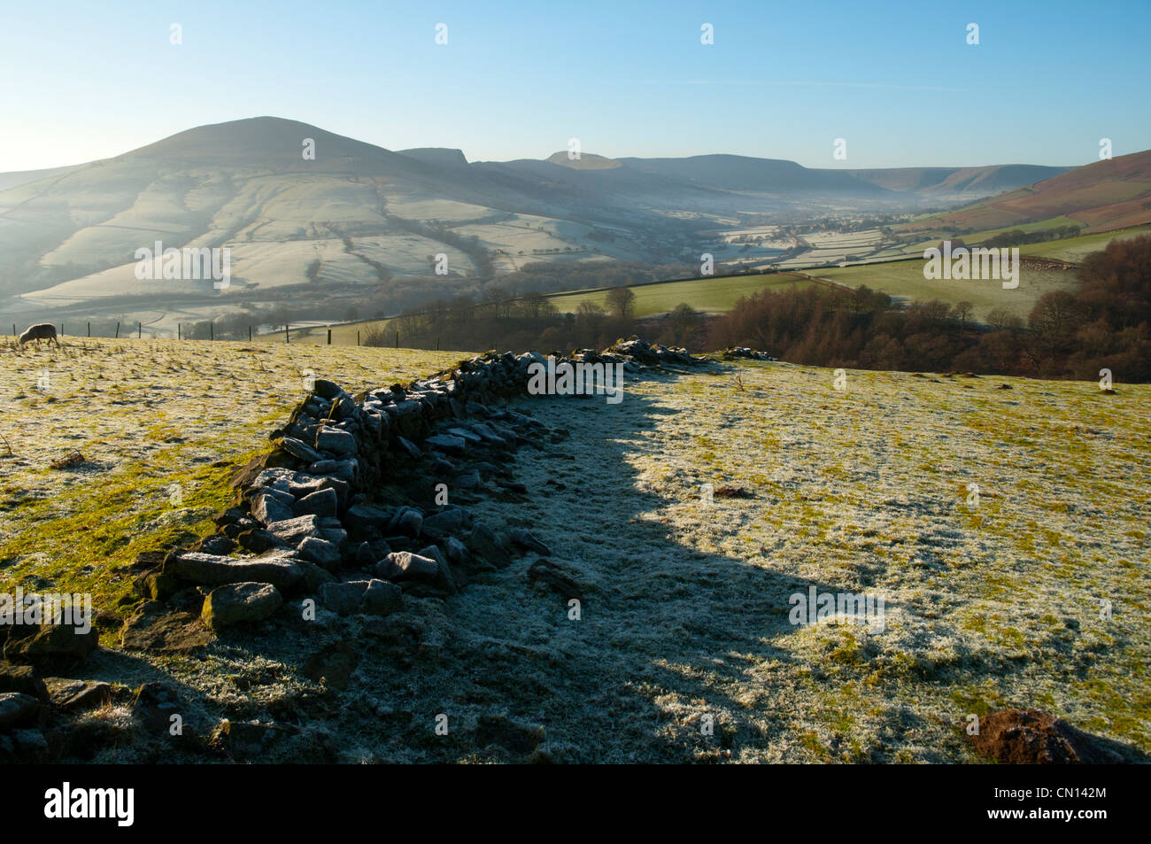 Lose Hill and Edale from near Hope Cross, above Edale End, Peak ...