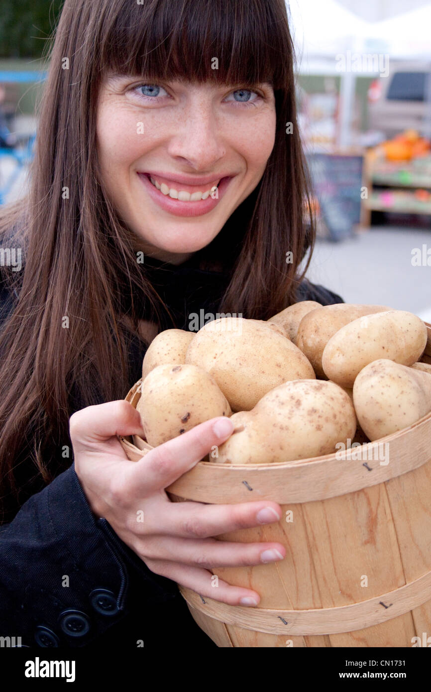 Bushel potato hi-res stock photography and images - Alamy