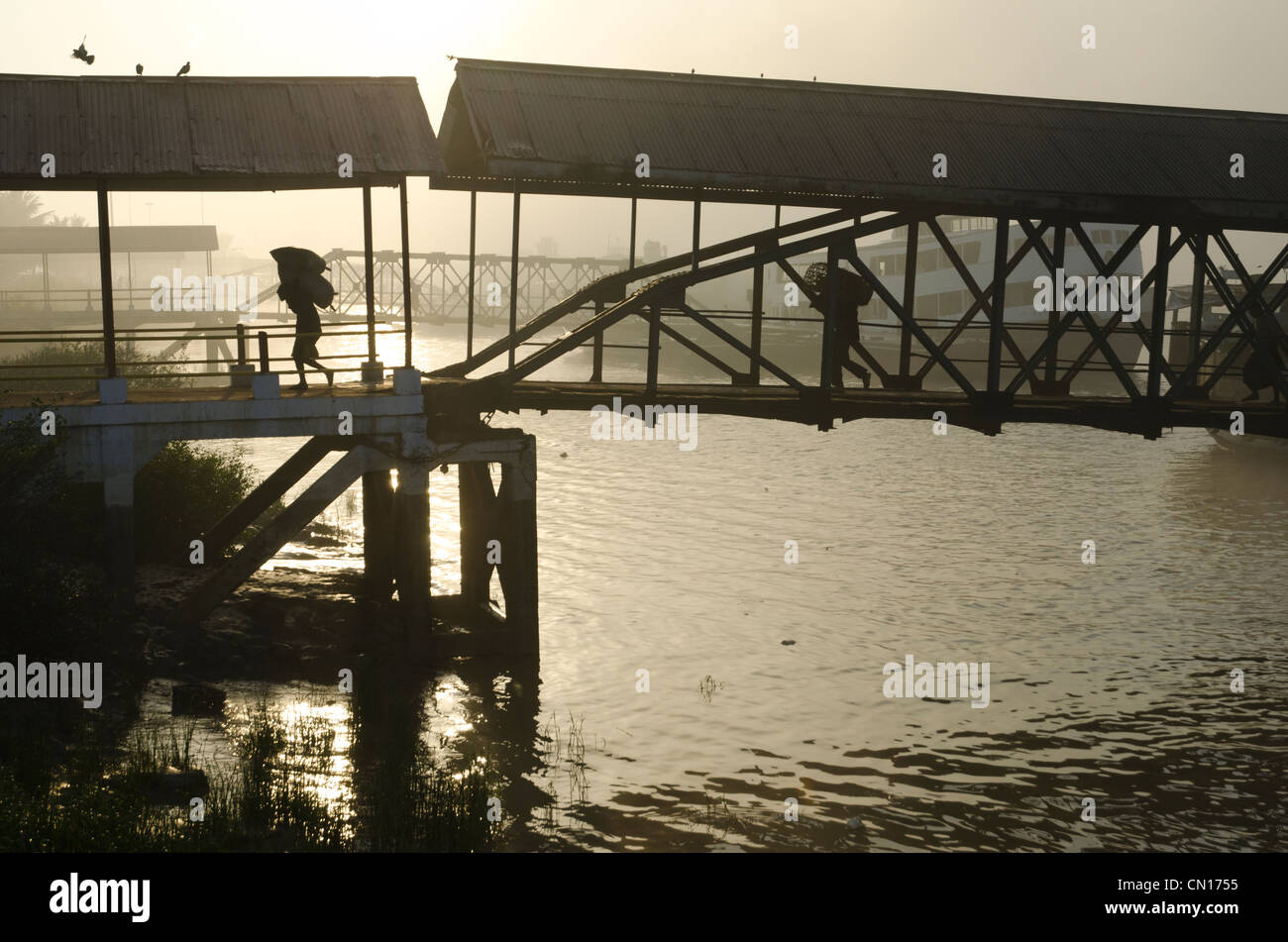 Yangon division hi-res stock photography and images - Alamy