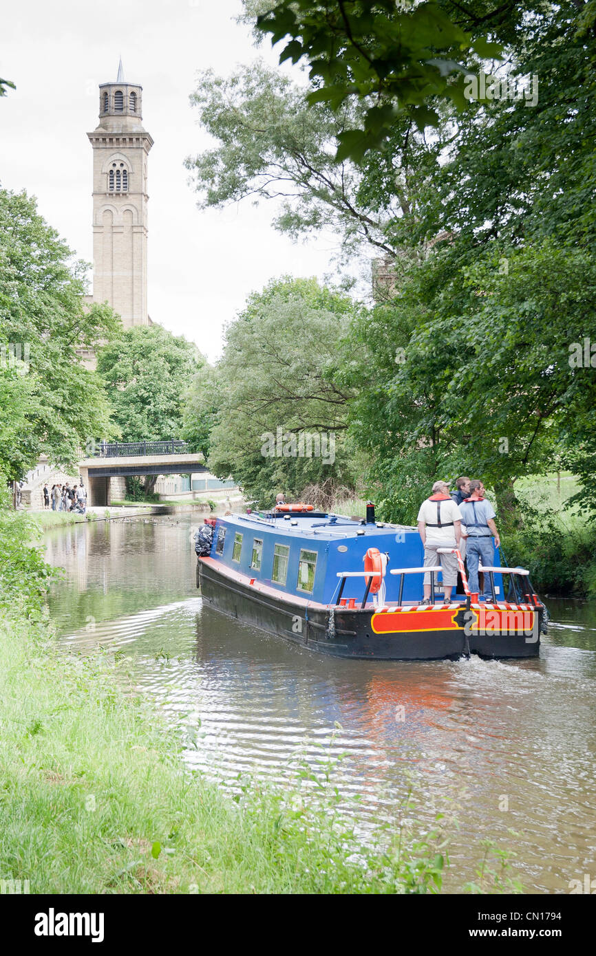 A barge on The Leeds and Liverpool Canal, near Saltaire, West Yorkshire ...