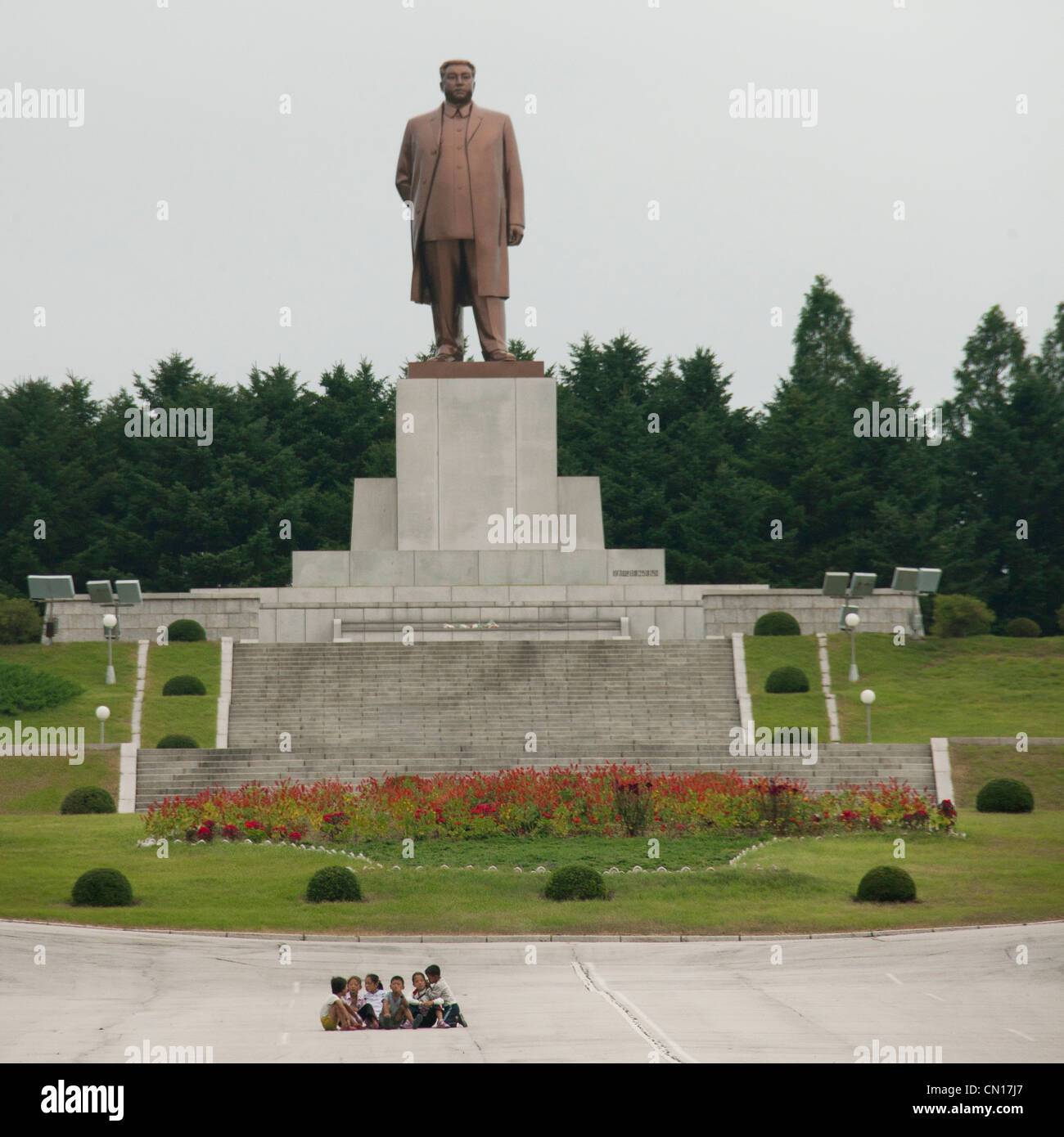Dmz dmz kim il sung giant statue hi-res stock photography and images ...