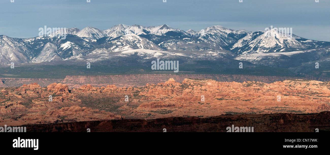 Behind the rocks hi-res stock photography and images - Alamy