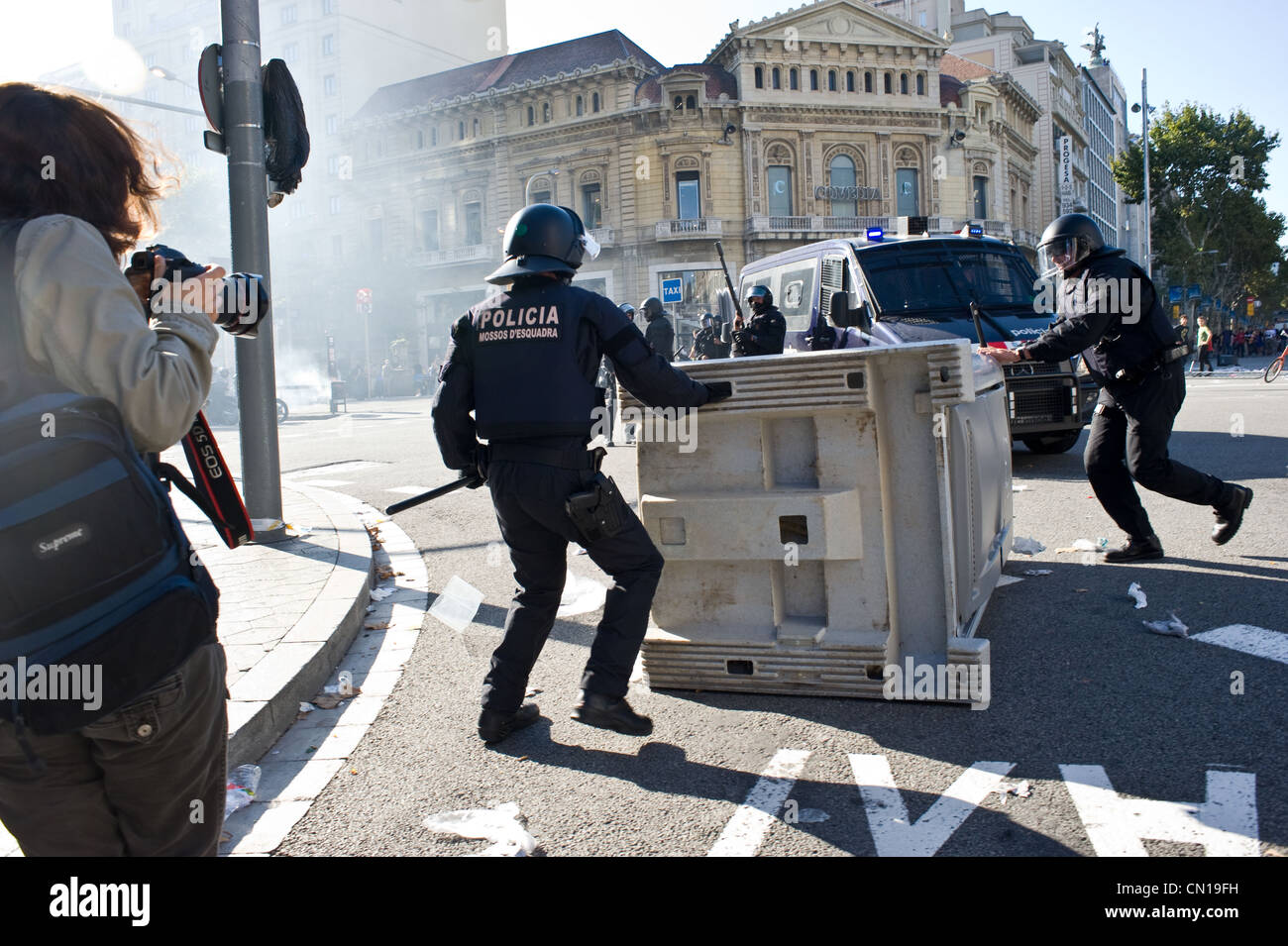 Riot barricade antiriot police crisis hi-res stock photography and ...