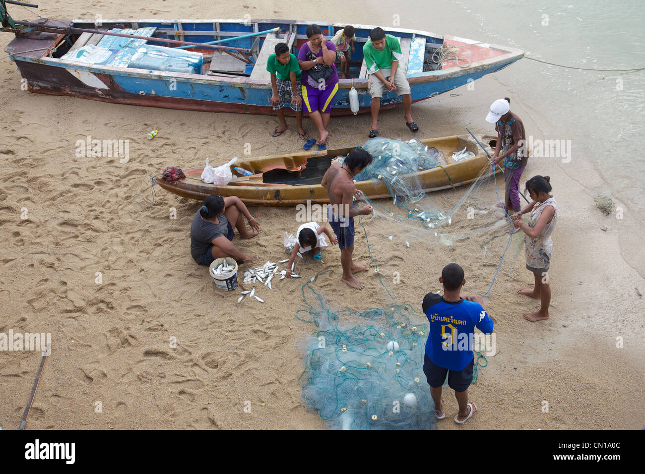 Asian fish sorting hi-res stock photography and images - Alamy