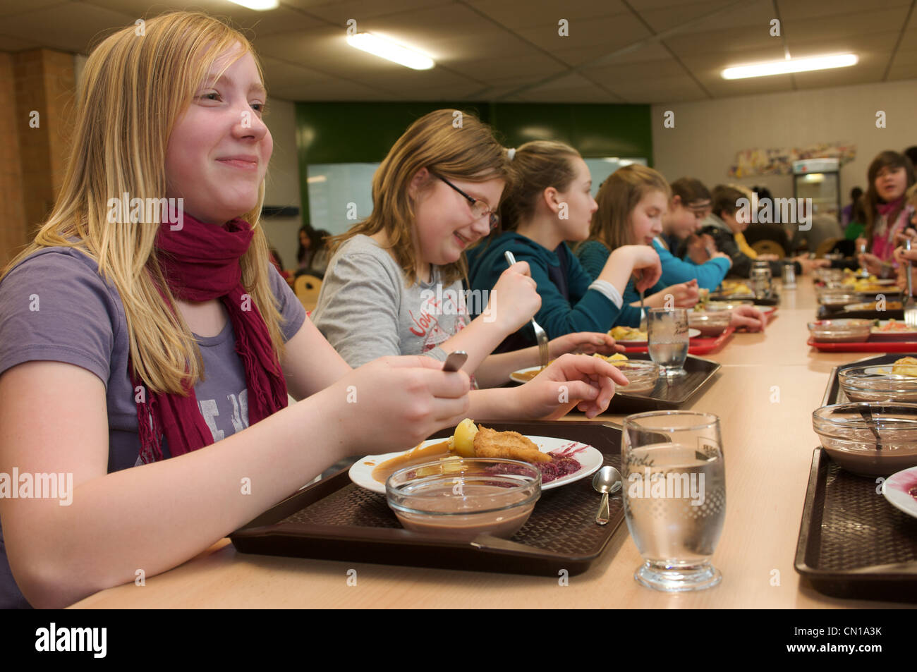 School lunch hi-res stock photography and images - Alamy