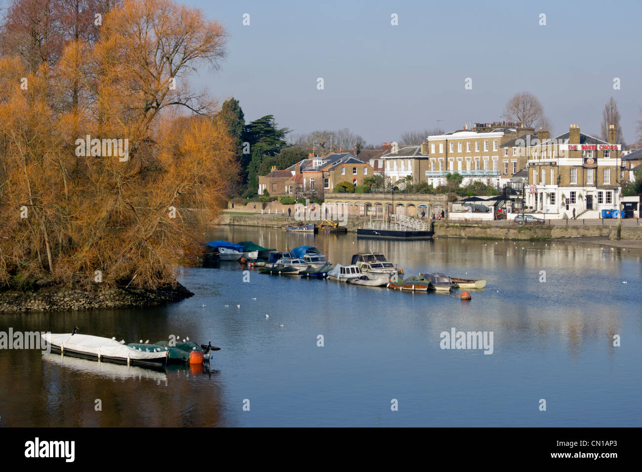 Richmond upon thames river hi-res stock photography and images - Alamy