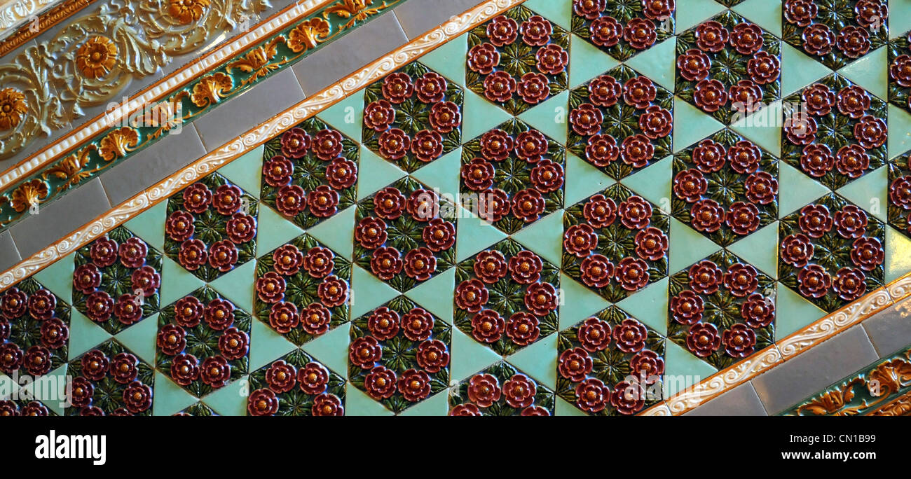 Victorian staircase tiles hi-res stock photography and images - Alamy