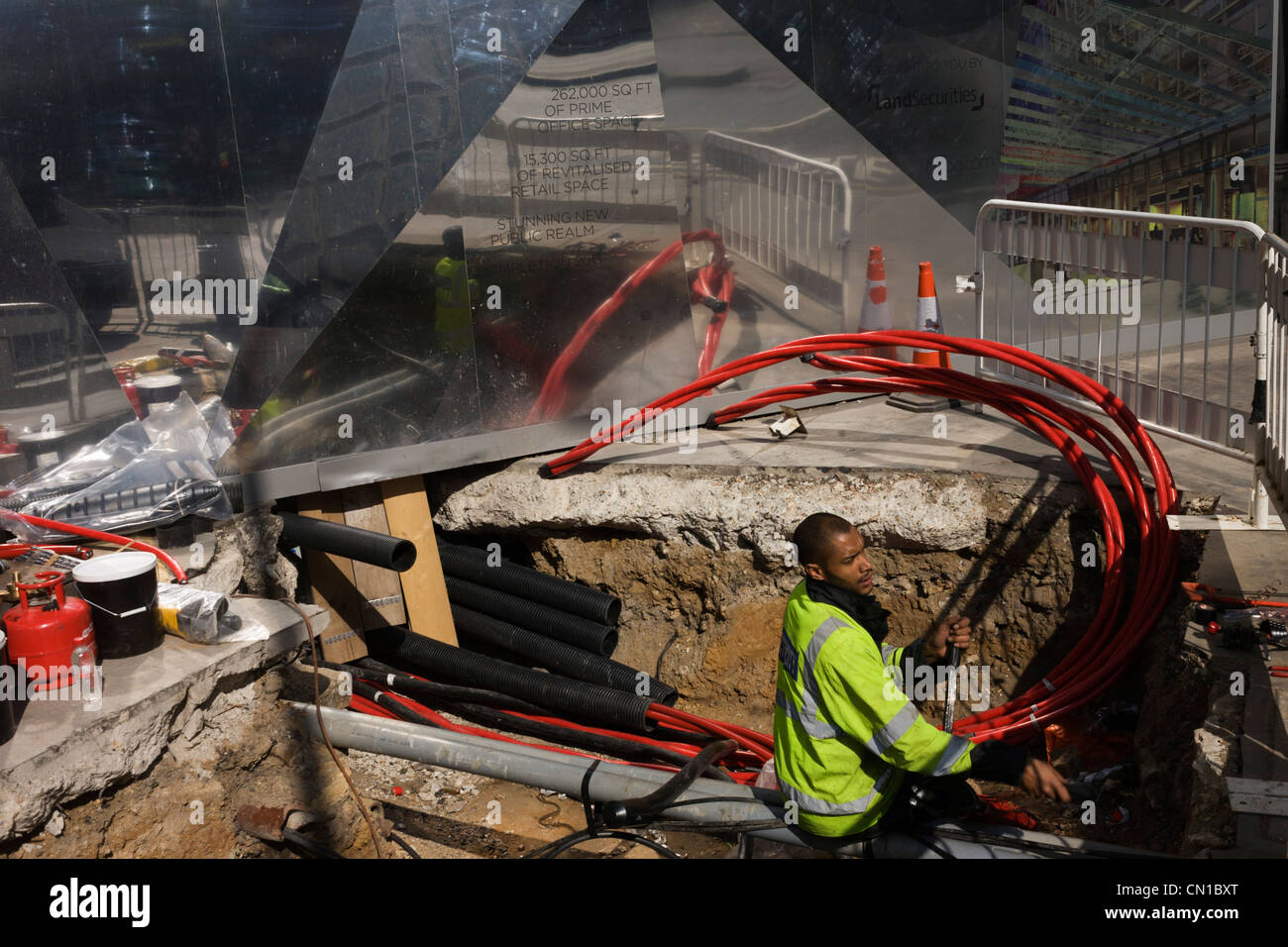 High Voltage Underground Electricity Cable Stock Photos & High Voltage ...