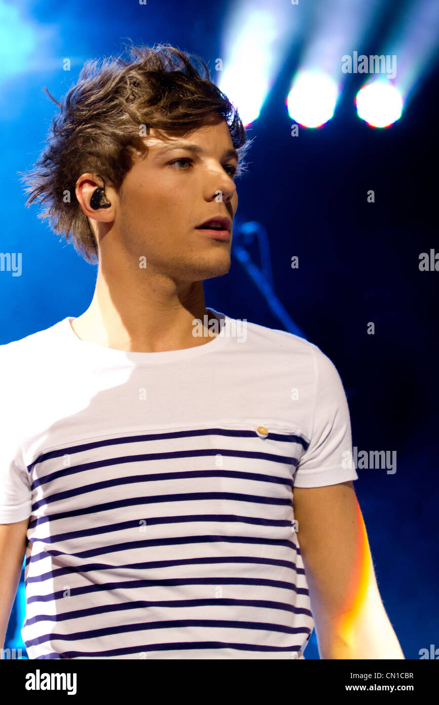One direction in concert london hi-res stock photography and images - Alamy