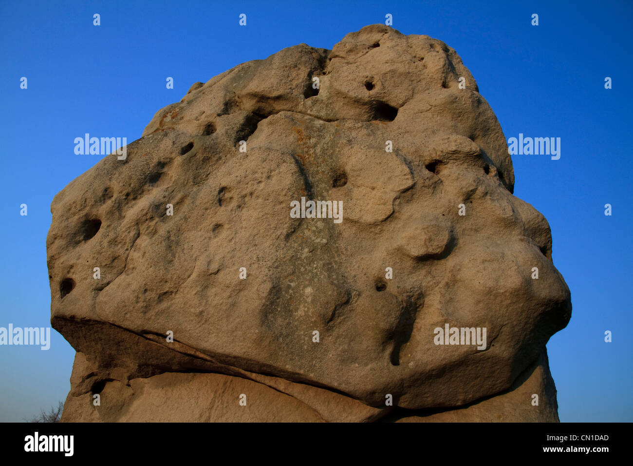 Neolithic henge monument hi-res stock photography and images - Alamy