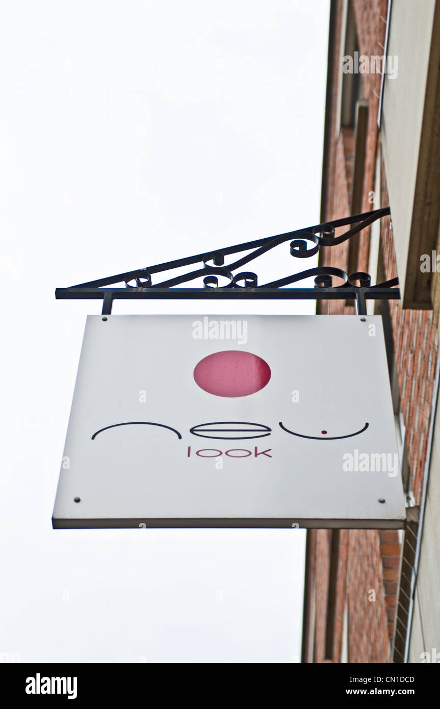 A 'New Look' store sign Stock Photo - Alamy