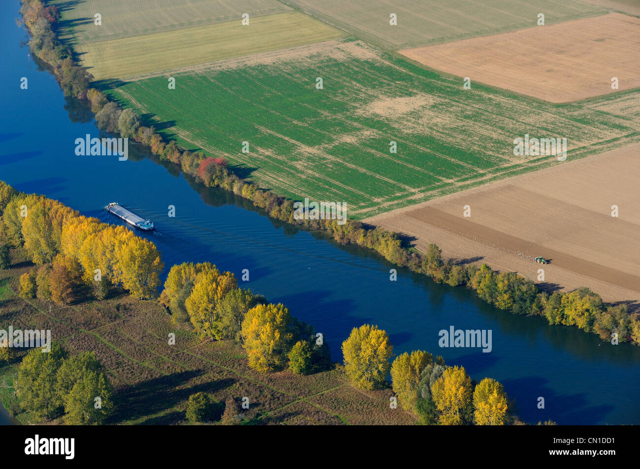 France, Eure, barge on the Seine river around Heudebouville, Lormais ...