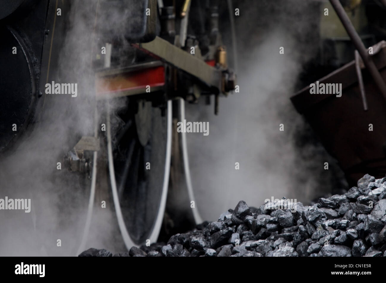 Coal being loaded hi-res stock photography and images - Alamy