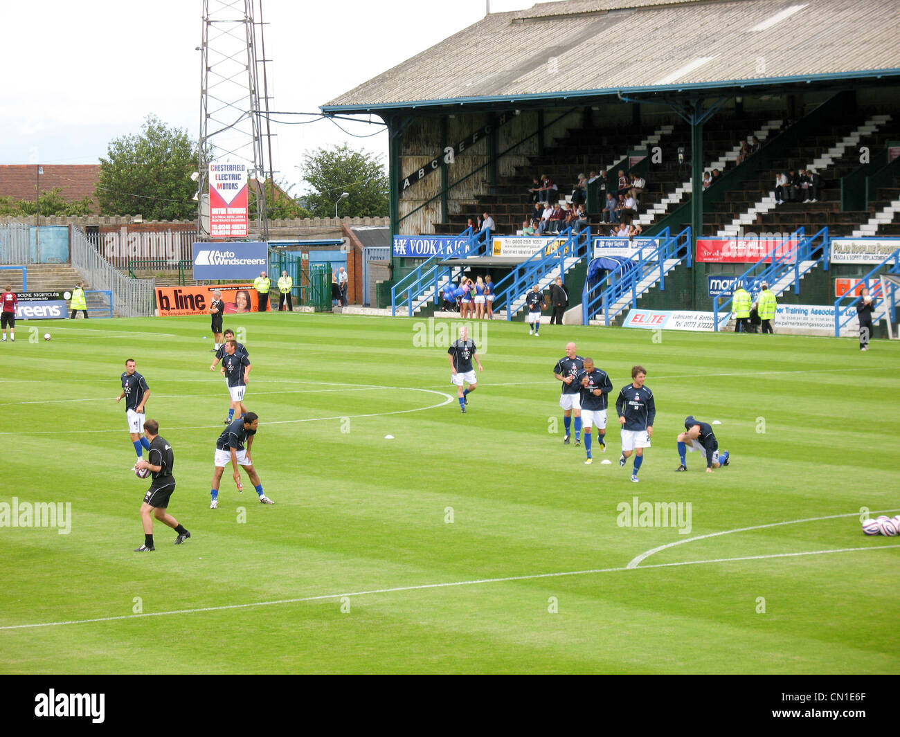 English football pitch hi-res stock photography and images - Alamy