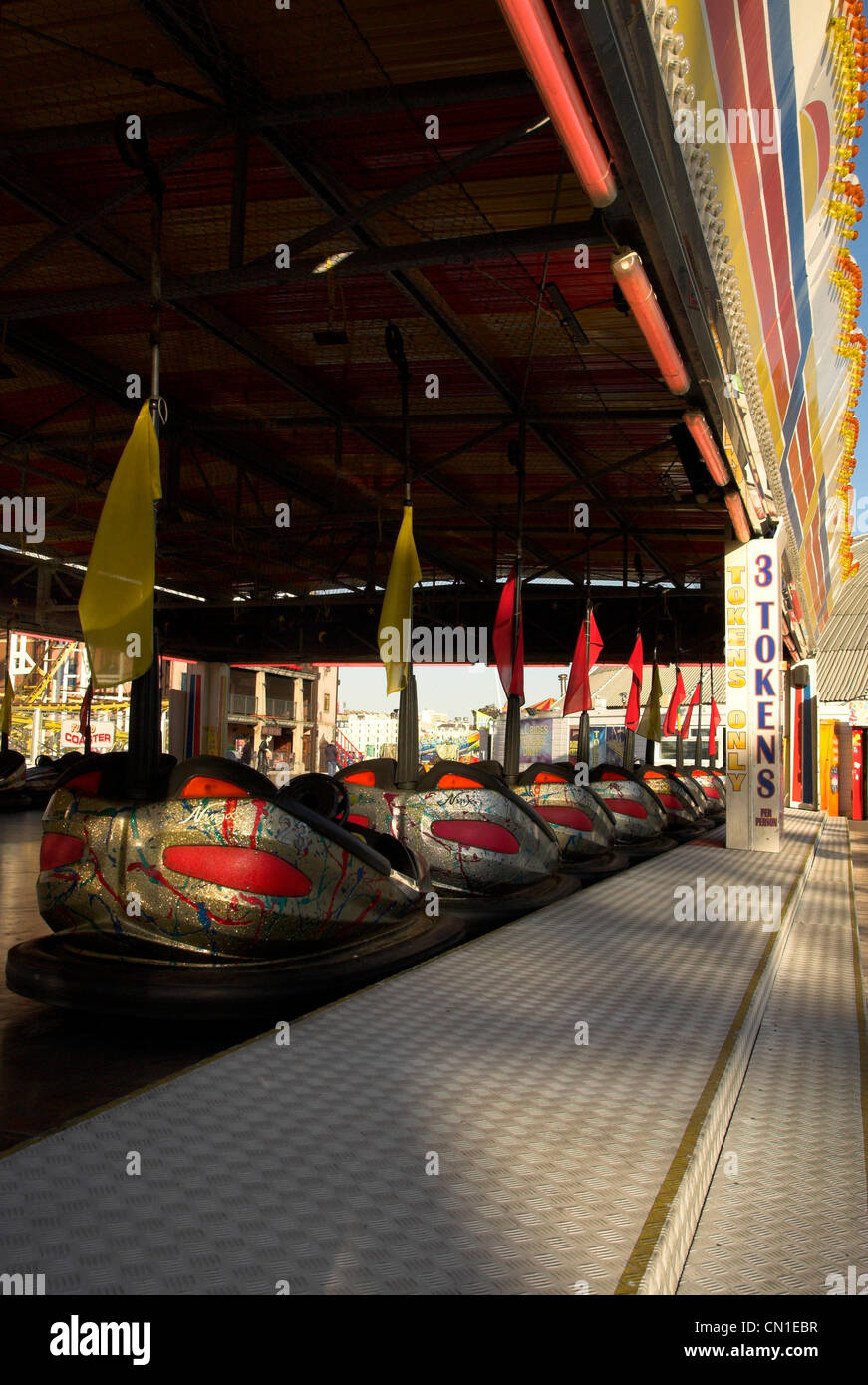 Funfair rides on brighton pier hi-res stock photography and images - Alamy