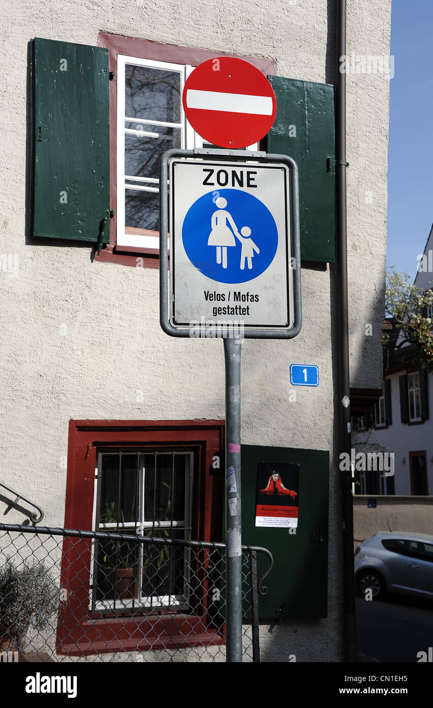 Velos allows mopeds hi-res stock photography and images - Alamy