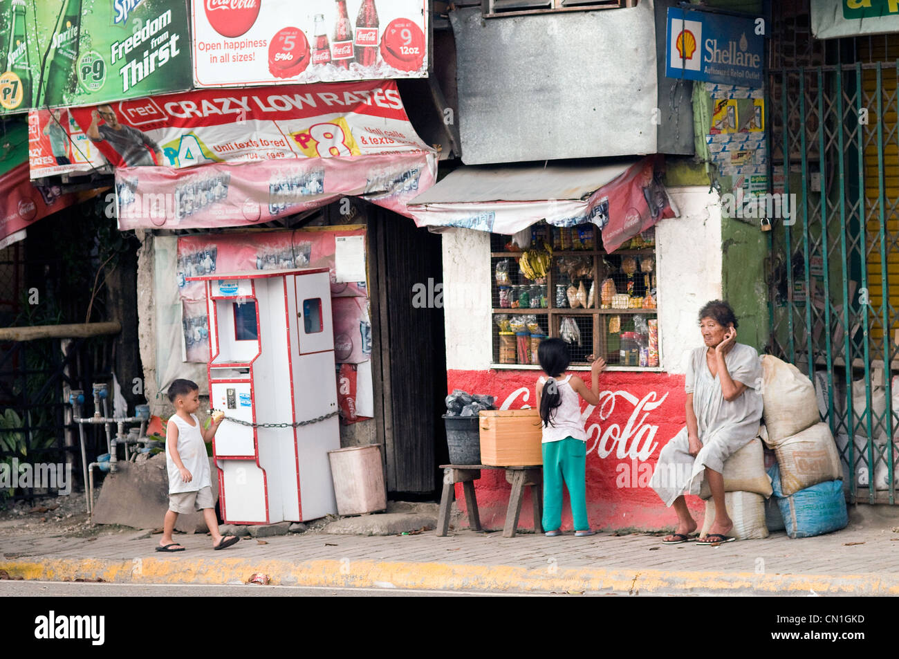 Philippines poverty woman hi-res stock photography and images - Alamy