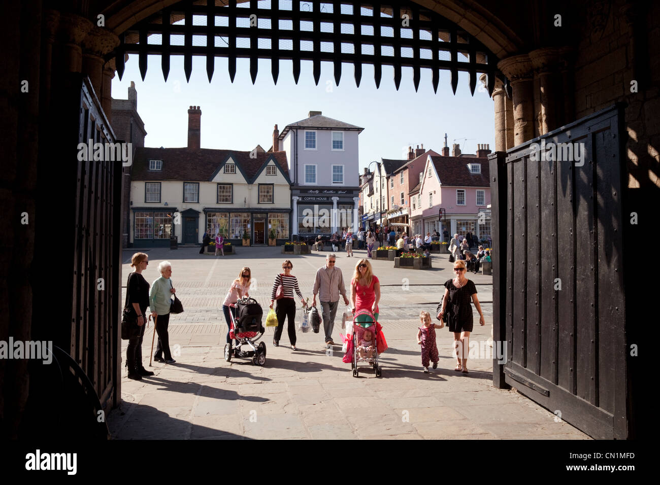 Abbey gate with people hi-res stock photography and images - Alamy