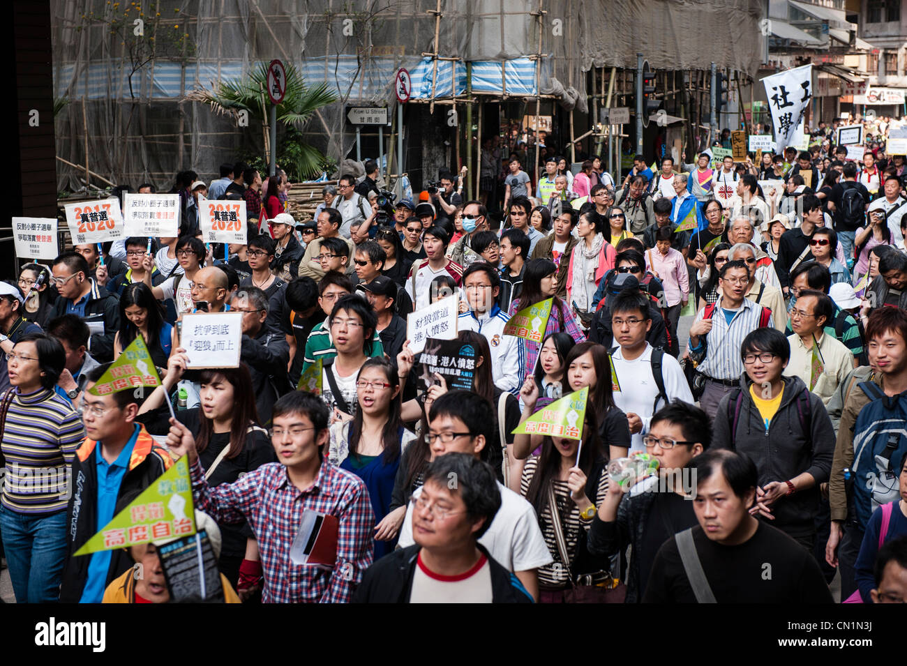 Pro-democracy march of thousands against the government in Hong Kong ...