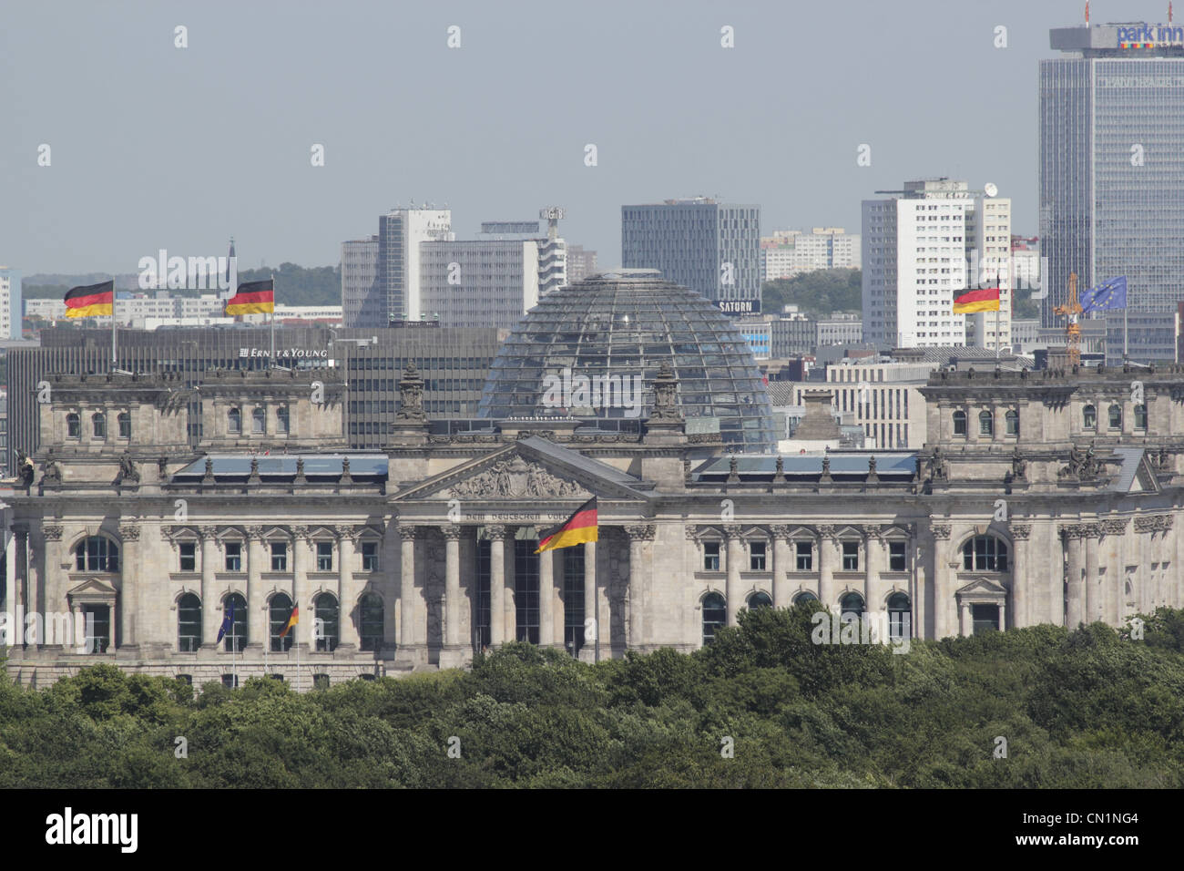 Berlin skyline reichstag hi-res stock photography and images - Alamy