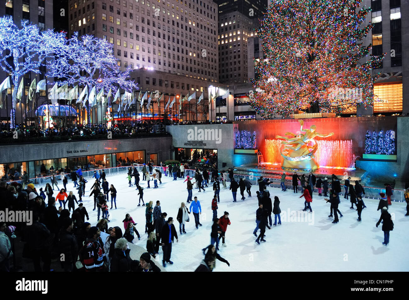 Rockefeller Center skating rink at night Stock Photo - Alamy