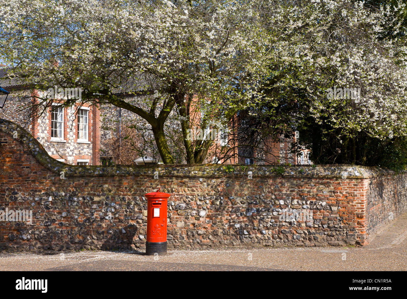 A George VI pillar box in the Cathedral Close, Norwich, Norfolk, UK ...