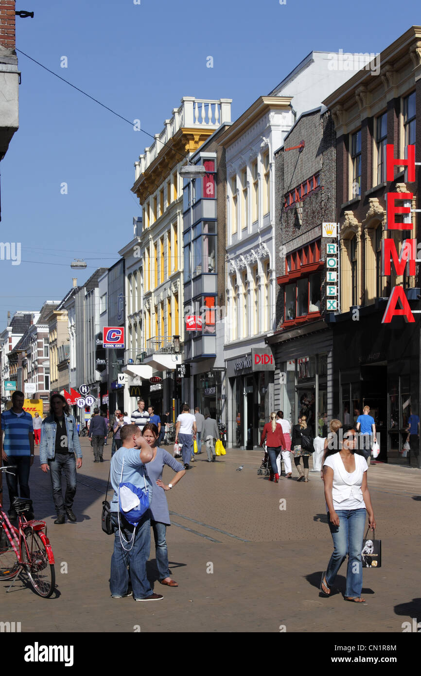 People Shopping Groningen High Resolution Stock Photography and Images ...
