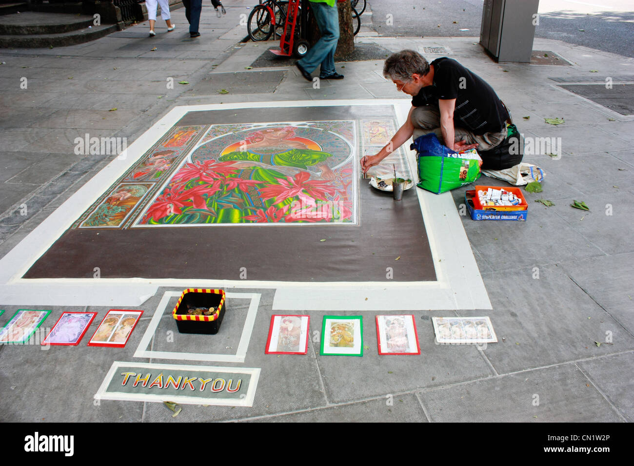 Street painter artist painting in the streets of Dublin Stock Photo - Alamy