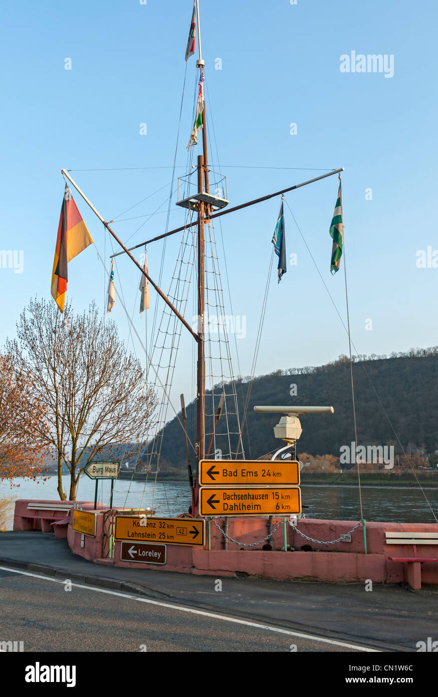 Road signs directions hi-res stock photography and images - Alamy