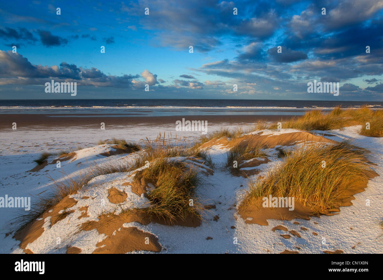 Seaside in snow hi-res stock photography and images - Alamy
