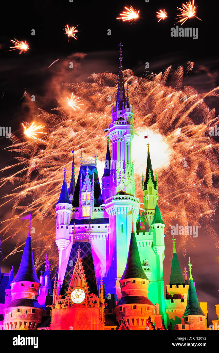Disney cinderella castle fireworks hi-res stock photography and images ...