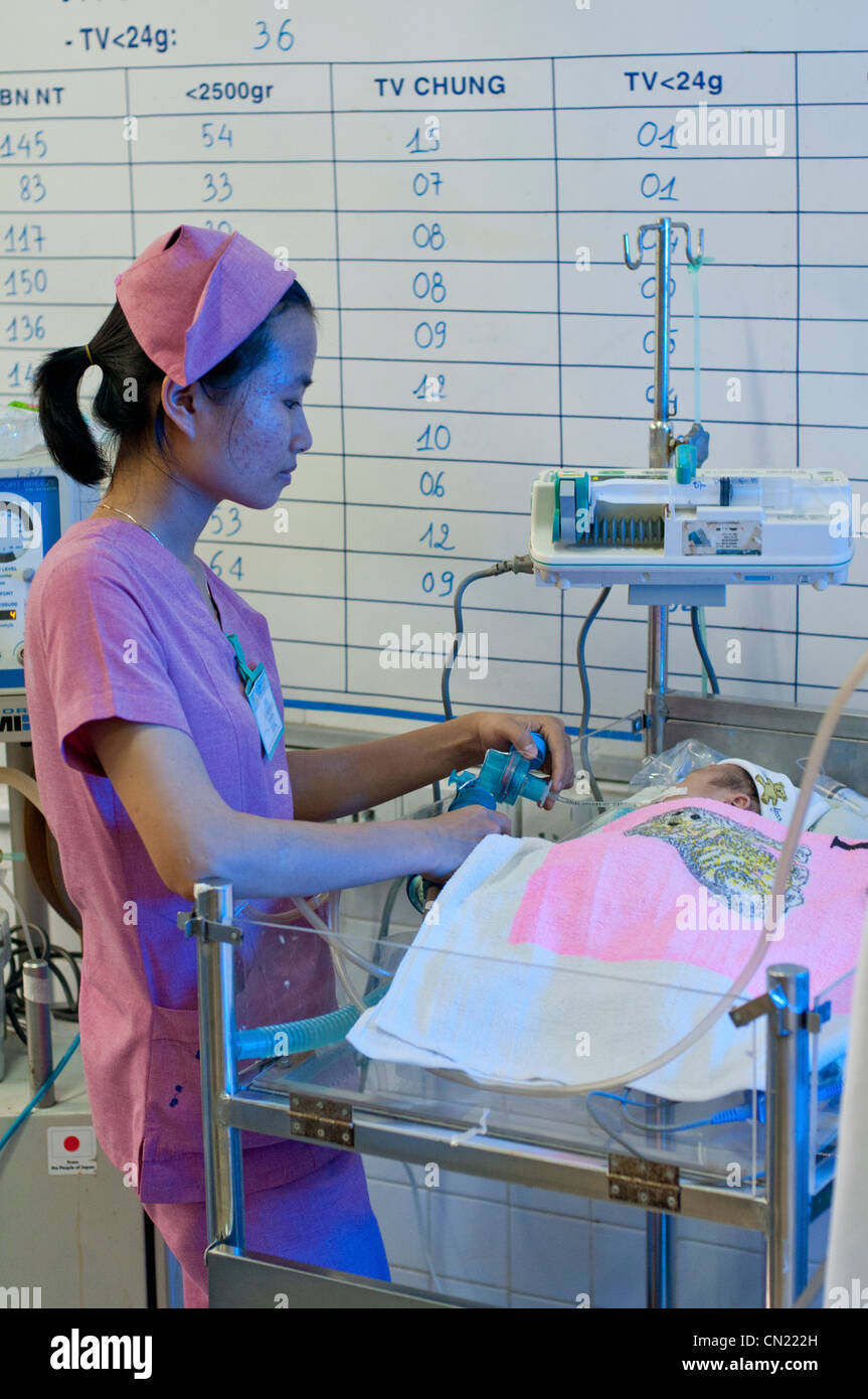 ICU prenatal ward, Danang, Vietnam Stock Photo - Alamy
