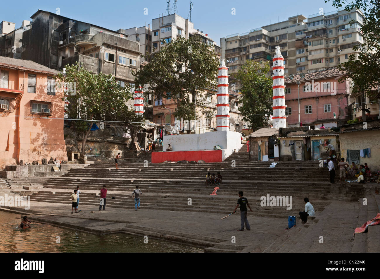Banganga Tank Malabar Hill Mumbai Bombay India Stock Photo - Alamy