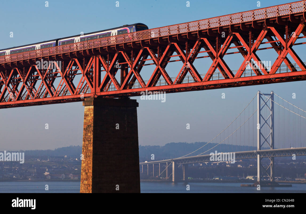Train on the Forth rail bridge Stock Photo - Alamy