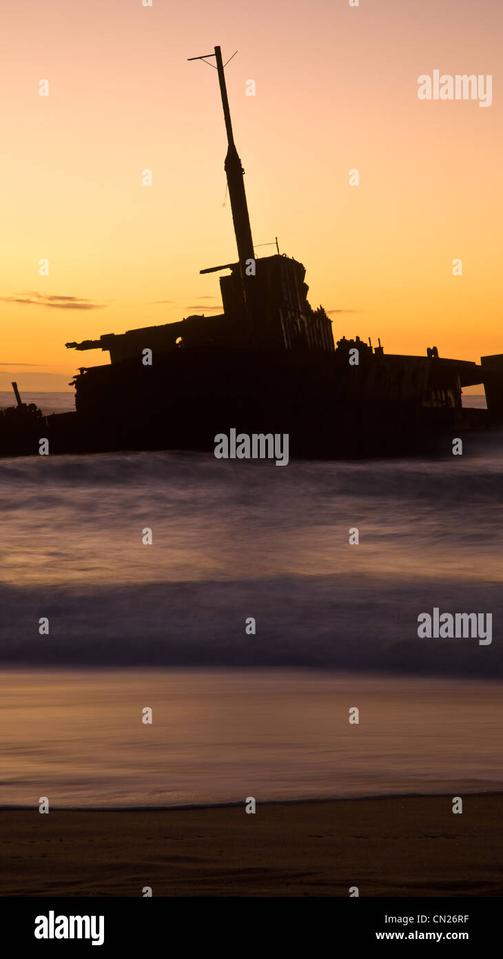 MV Sygna Wreck, Stockton Beach, NSW Australia Stock Photo - Alamy