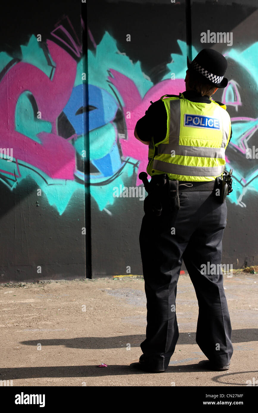 British police officer hi-res stock photography and images - Alamy